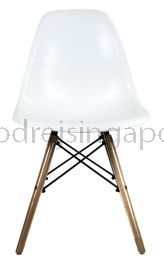 Sleek Modern Chair in White| Stylish and Comfortable Seating